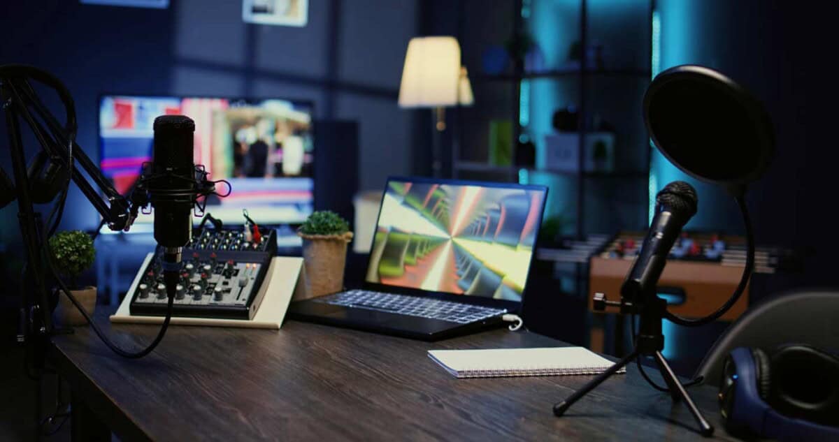 Using a Professional Studio for Your Podcast - Technologgie - Technologgie